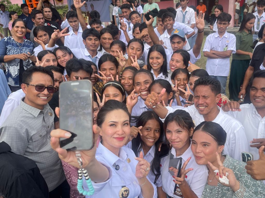 Kinerja Sherly-Sarbin Mulai Terasa, Pendidikan SMA Gratis Bebas Iuran ...